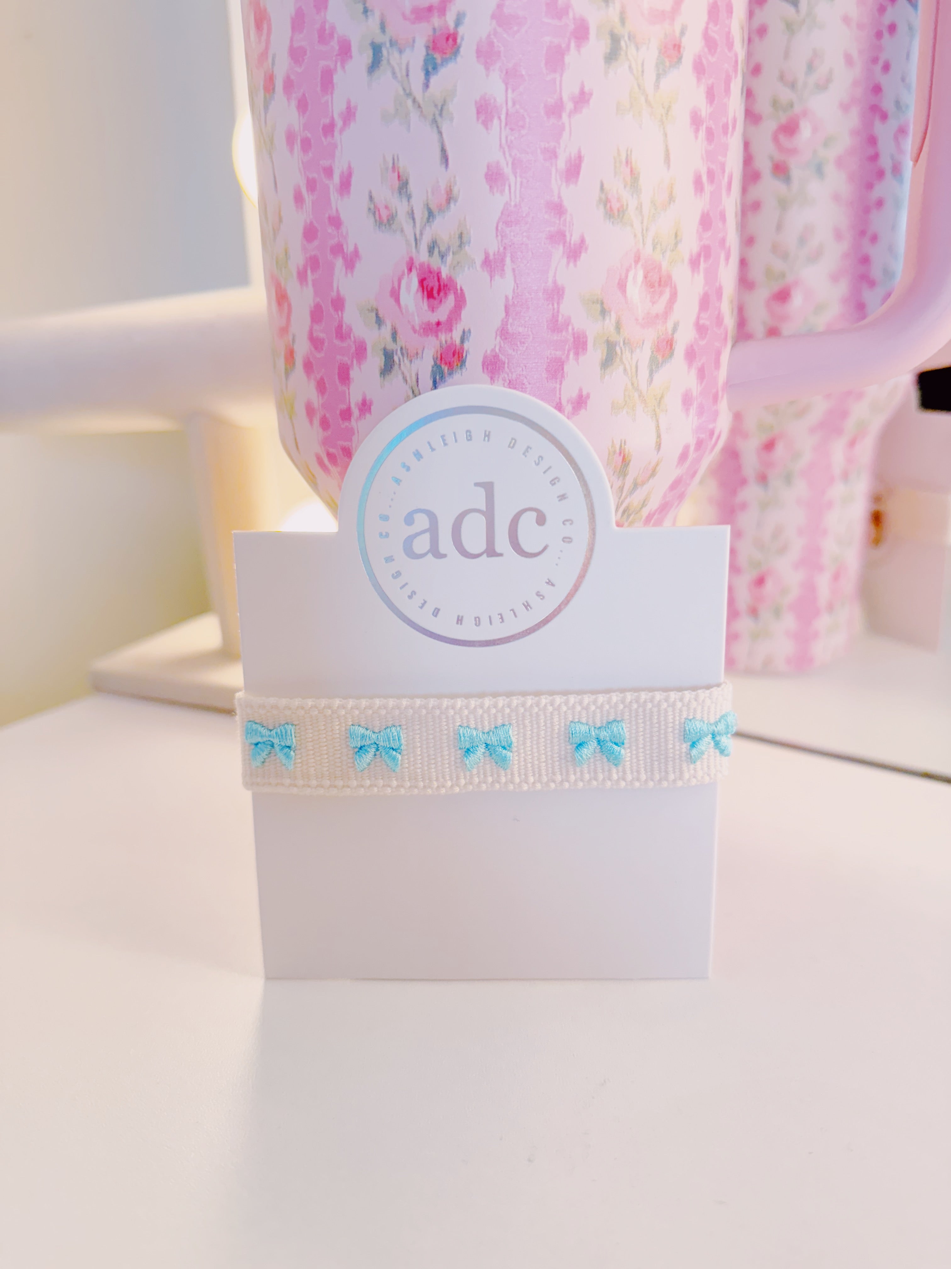 Embroidered Blue Bow Bracelet – White Bow