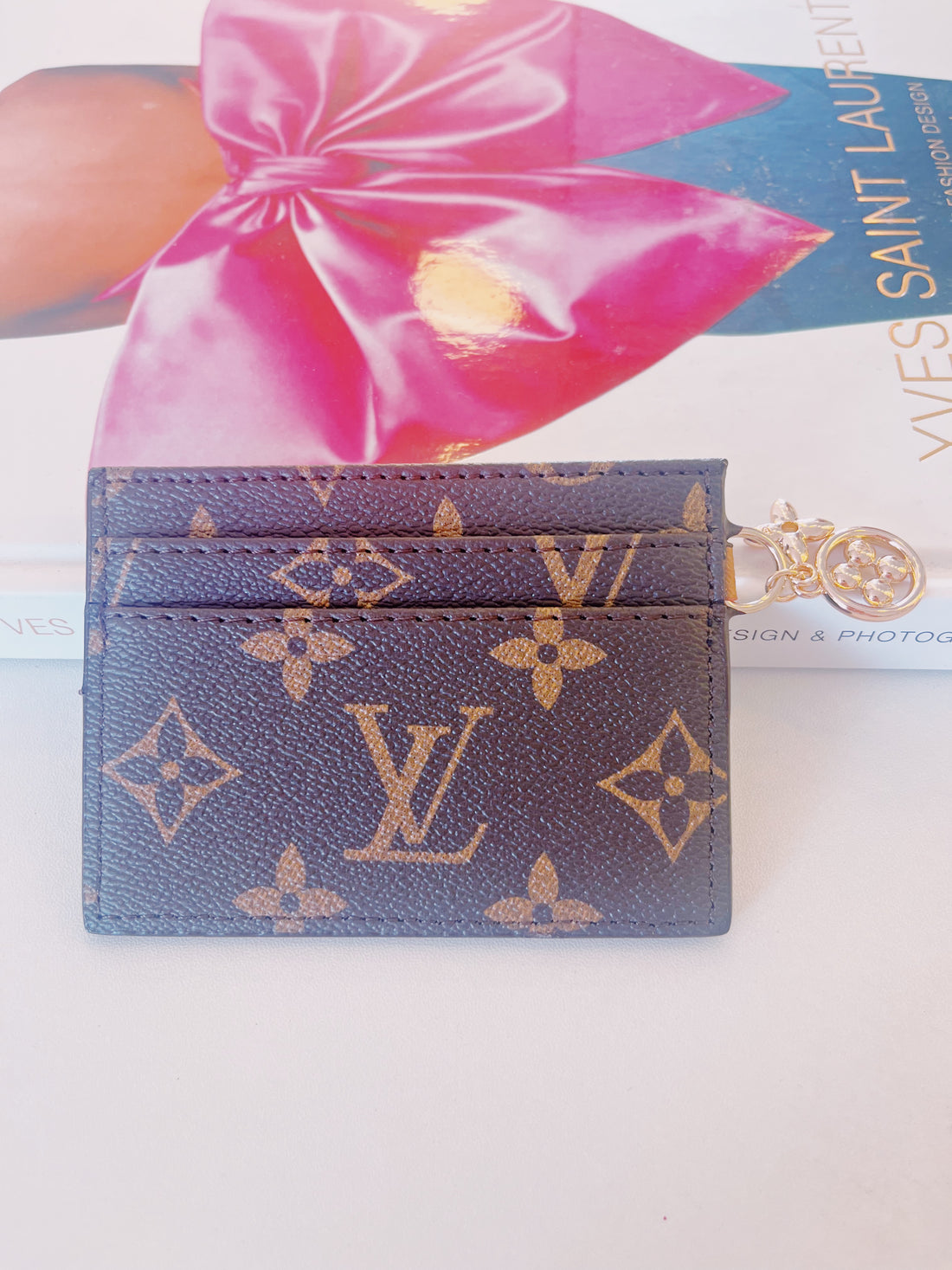 Signature Card Holder – White Bow